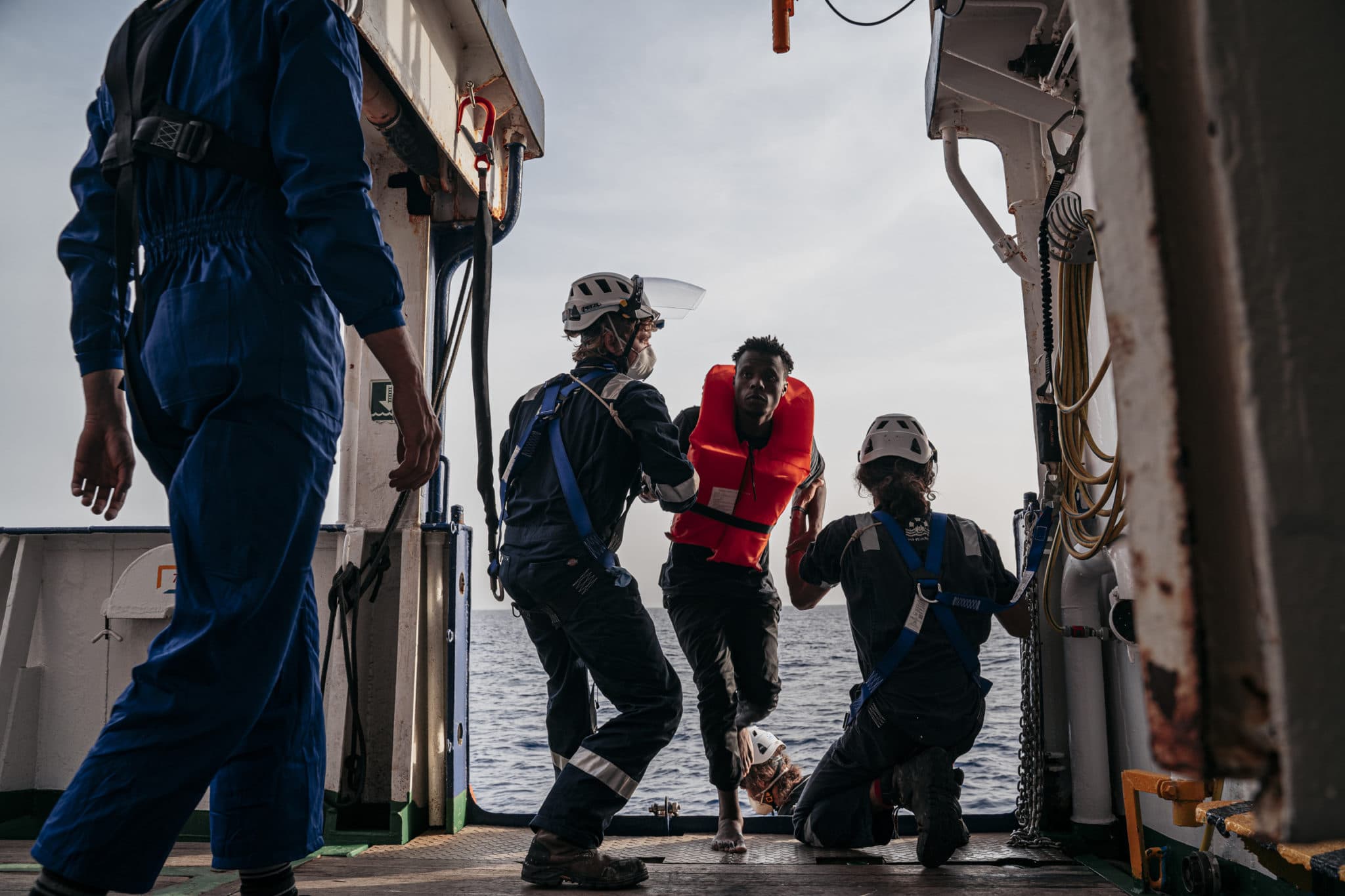 Sea-Watch 4 rettet in 6 Einsätzen 455 Menschen aus Seenot • Sea-Watch e.V.